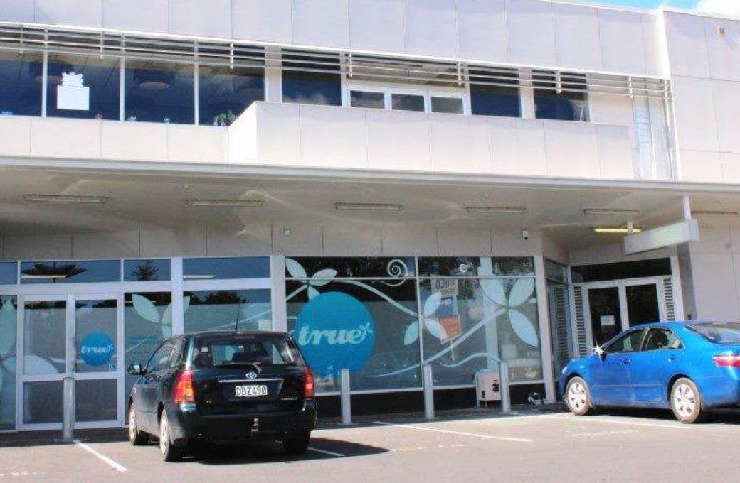 Contact Hamilton - True Woman